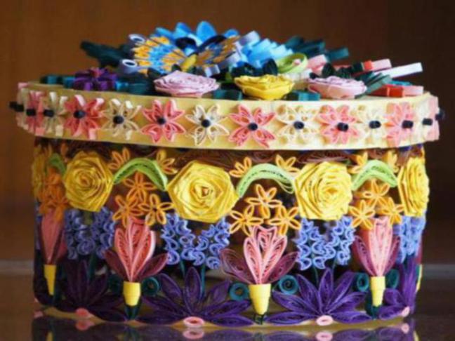 Paper Quilling Box and Vase Designs By Maninder Marwaha